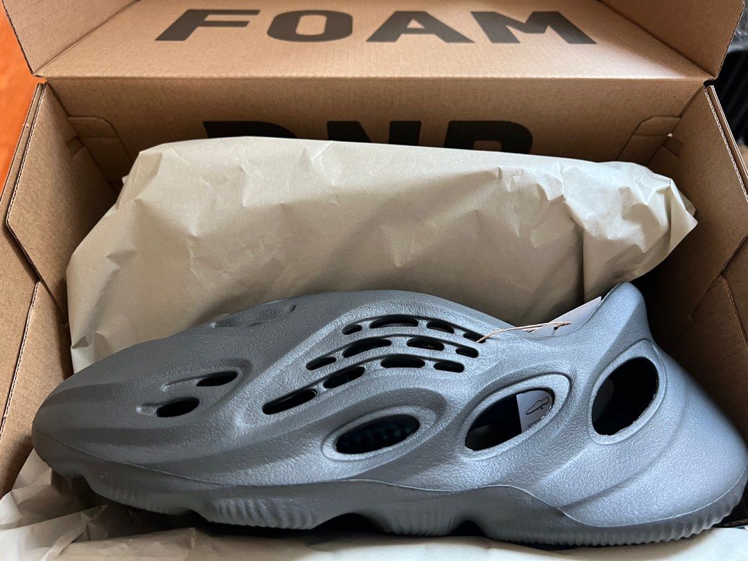 Adidas Yeezy Foam Runner RNNR carbon black US8, Men's Fashion, Footwear ...