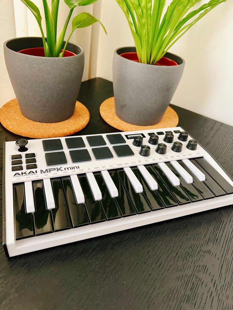 Akai MPK Mini - mk3 - White, Hobbies & Toys, Music & Media, Music ...