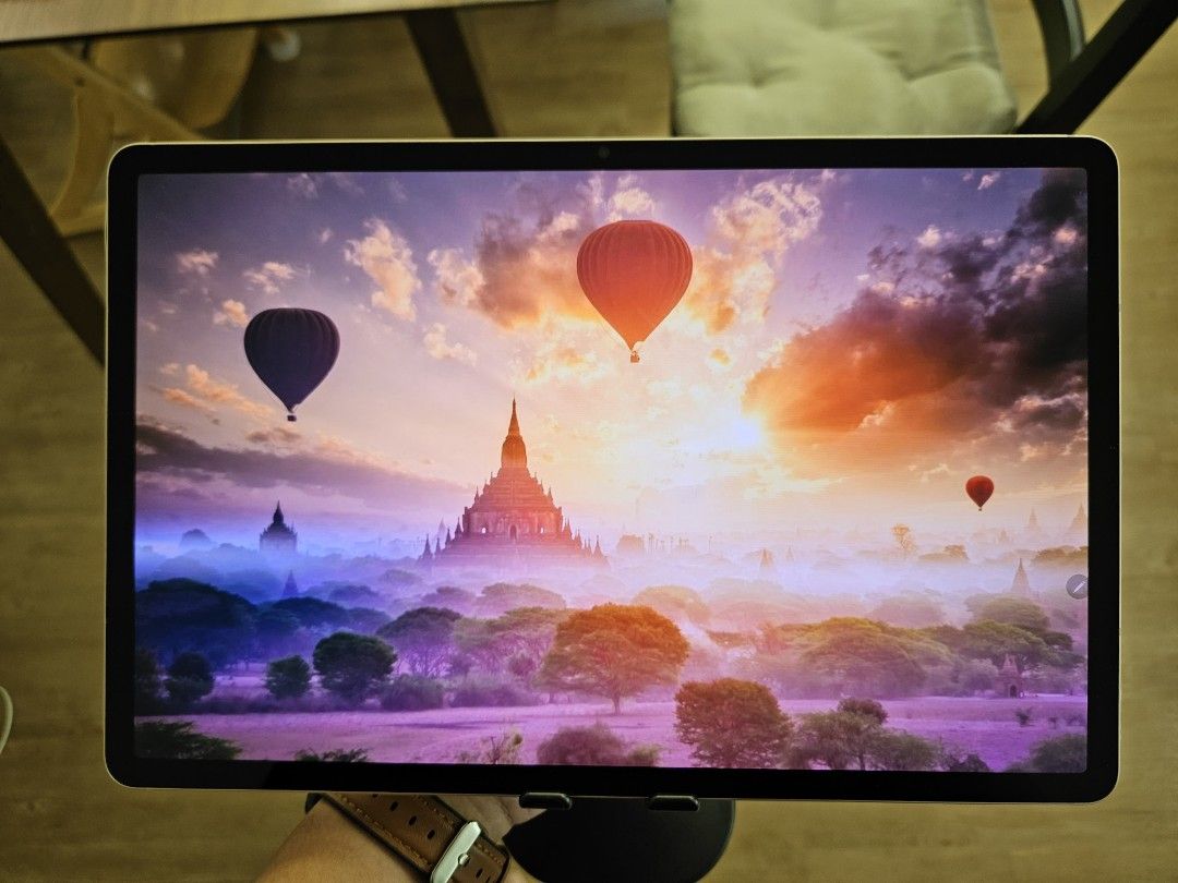 Almost brand new Samsung Galaxy Tab S8+ / Plus 256GB 5G - Warranty till ...