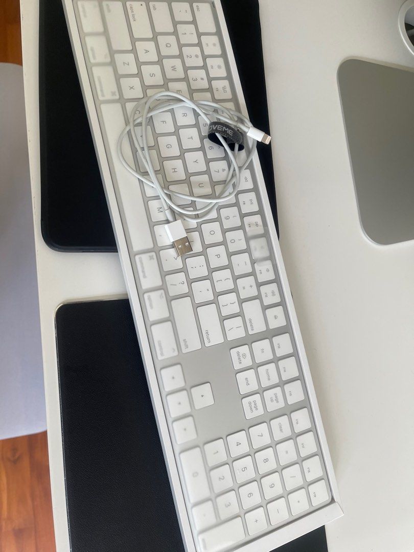 Apple Magic Keyboard (with numeric keypad), Computers & Tech, Parts & Accessories, Computer ...