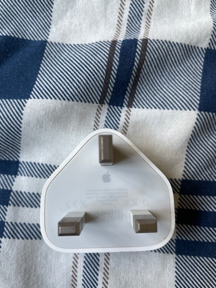 Apple USB adapter with Singapore plug, Computers & Tech, Parts ...