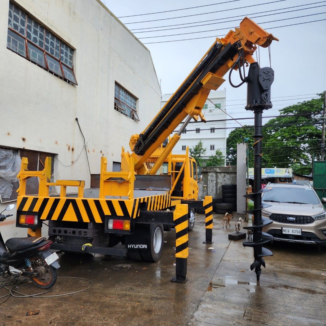 Auger Crane Boom Truck, Special Vehicles, Heavy Vehicles on Carousell