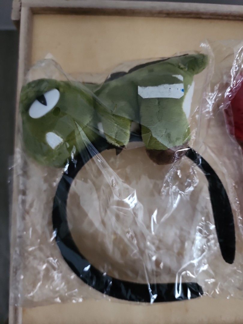 BNIP Event Hair Props/Bands, Women's Fashion, Watches & Accessories ...