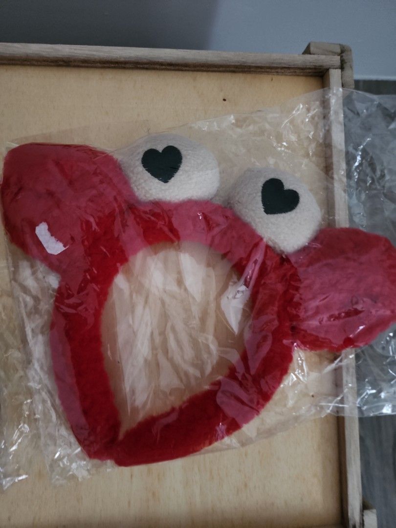 BNIP Event Hair Props/Bands, Women's Fashion, Watches & Accessories ...