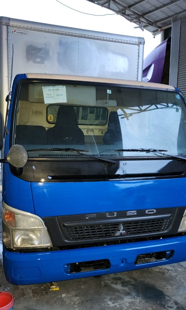 Canter wide 14ft. closed van on Carousell