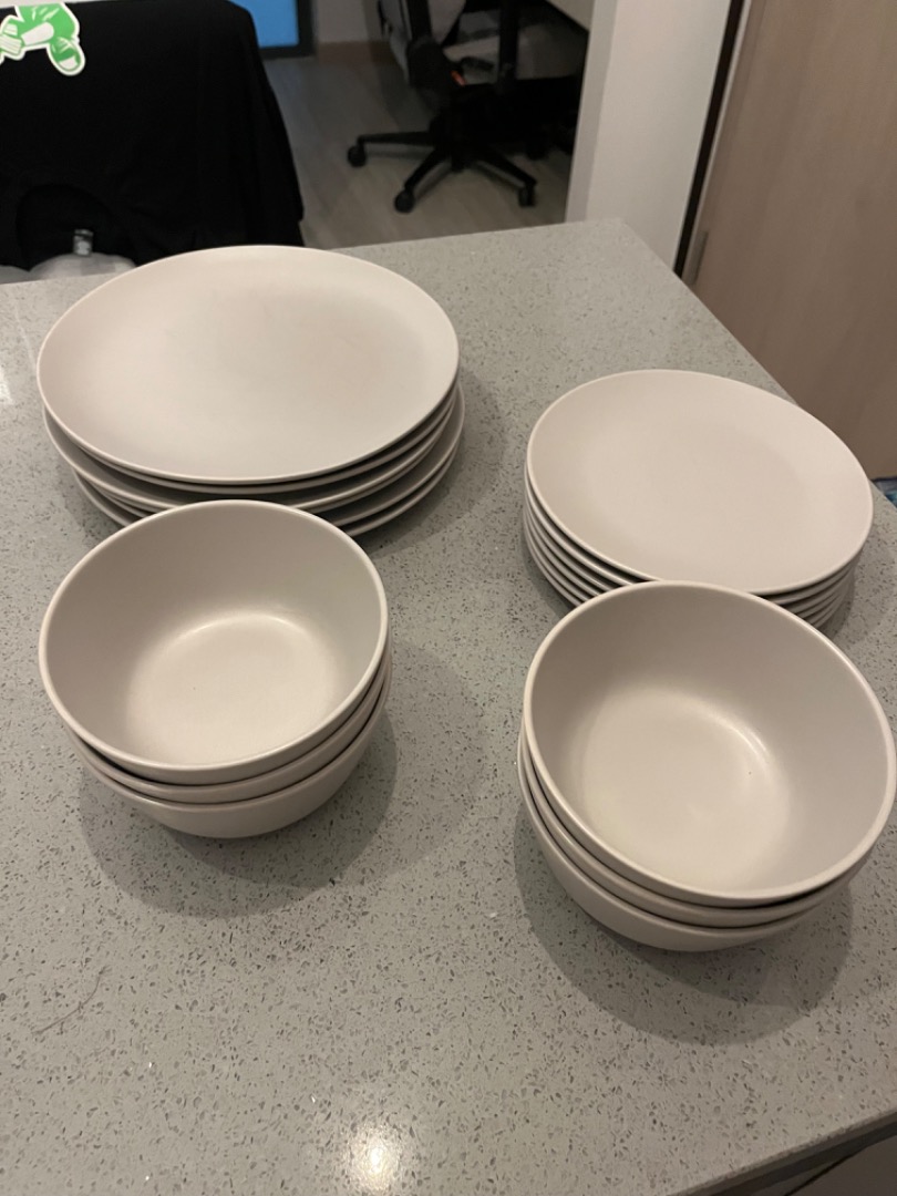 Dinning plates and bowls, Furniture & Home Living, Kitchenware ...