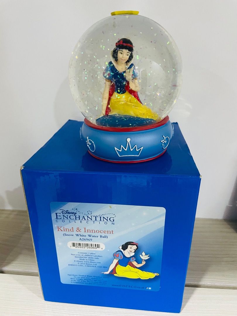 Disney Enchanting Collection : Snow White Crystal Water Ball, Hobbies ...