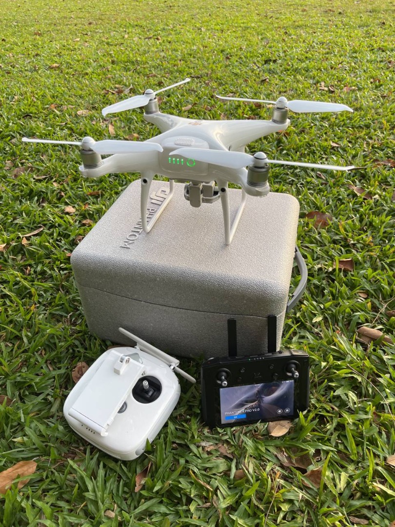 DJI Phantom 4 Pro V2 with an additional DJI Smart Controller included, Photography, Drones on ...