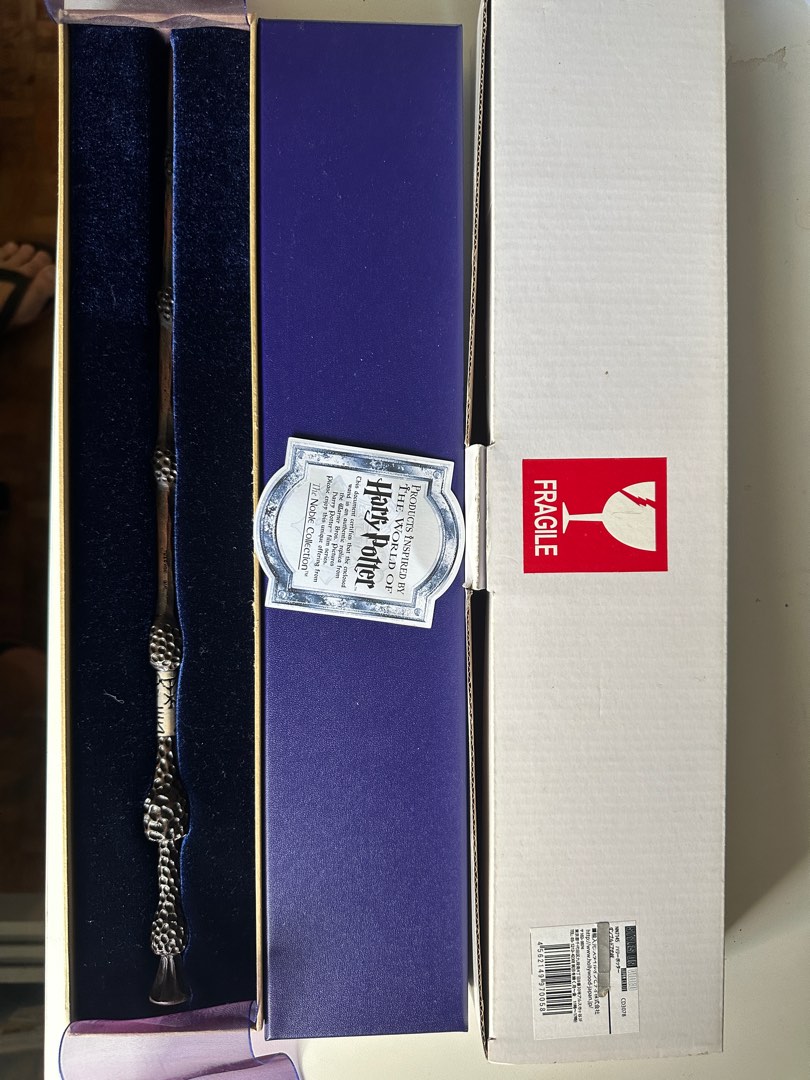 Dumbledore Wand with Ollivanders Wand Box, Hobbies & Toys, Memorabilia ...