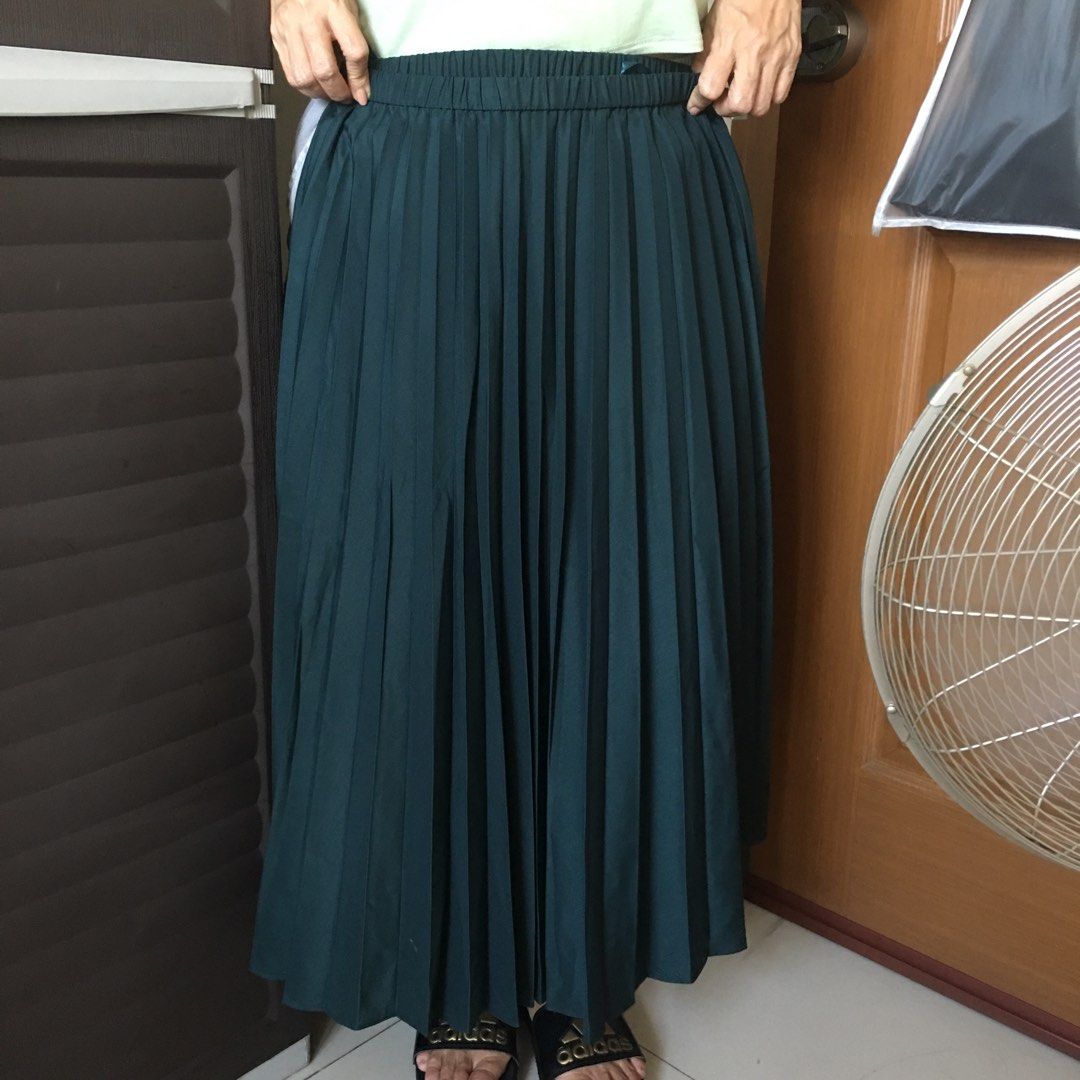 Electric pleats long skirt on Carousell
