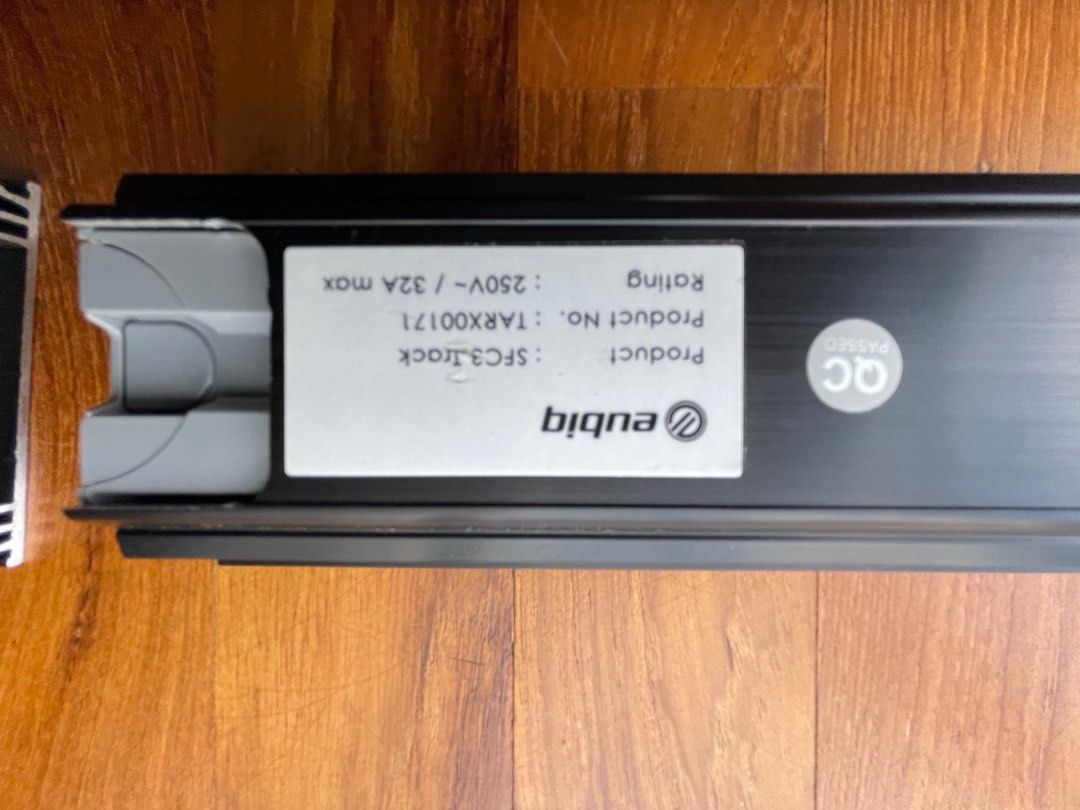 Eubiq RH2 recessed power track - 500mm, TV & Home Appliances ...