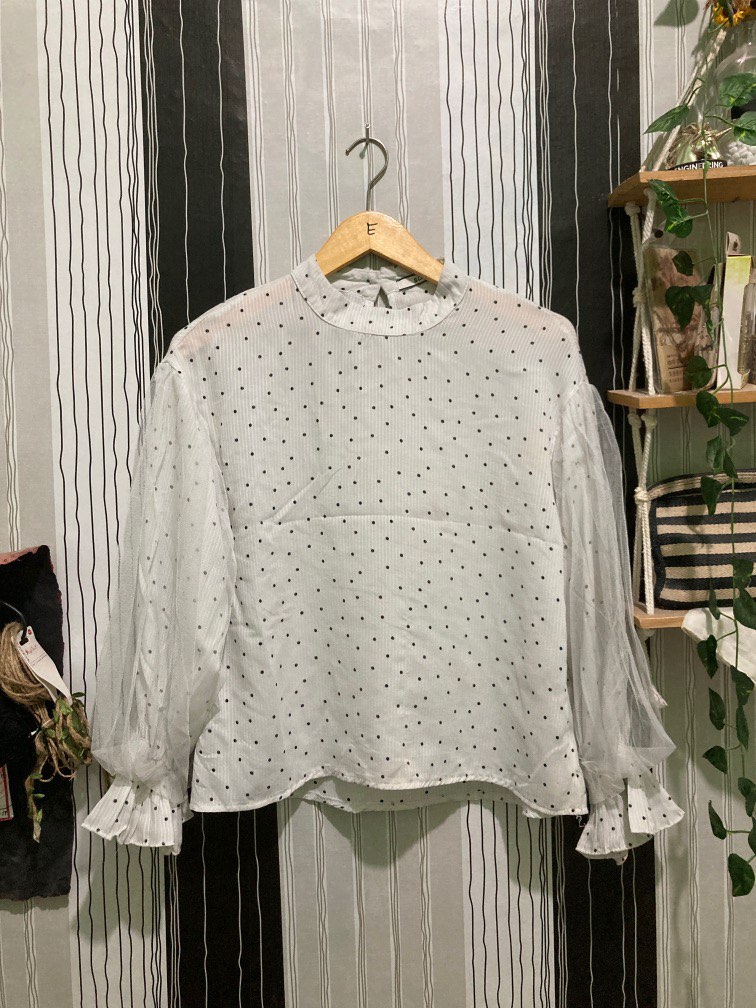 Fancy ruffle ruffle blouse dot dot tangan ngebalon ruffle layer tile ...