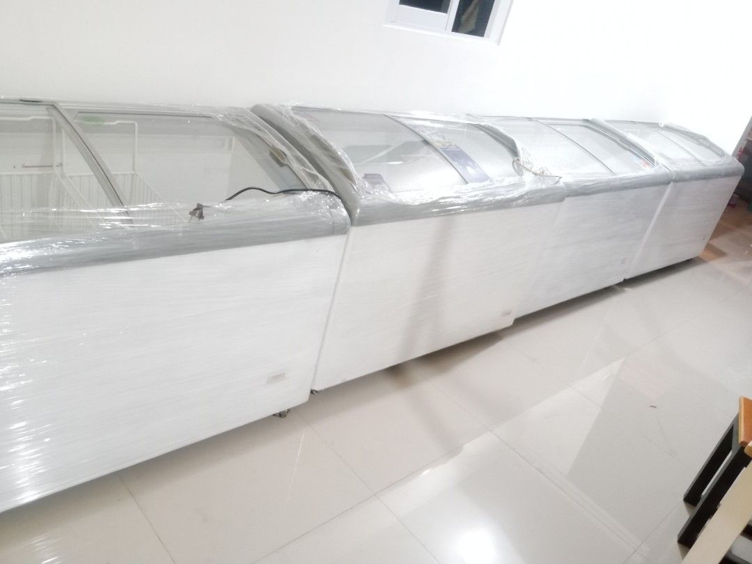 Freezer box freezer kaca, Elektronik, Lainnya di Carousell