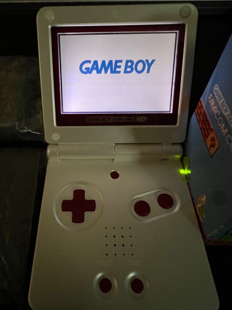 Limited Edition Gameboy Advance SP FAMICON Colour - Complete in Box ...