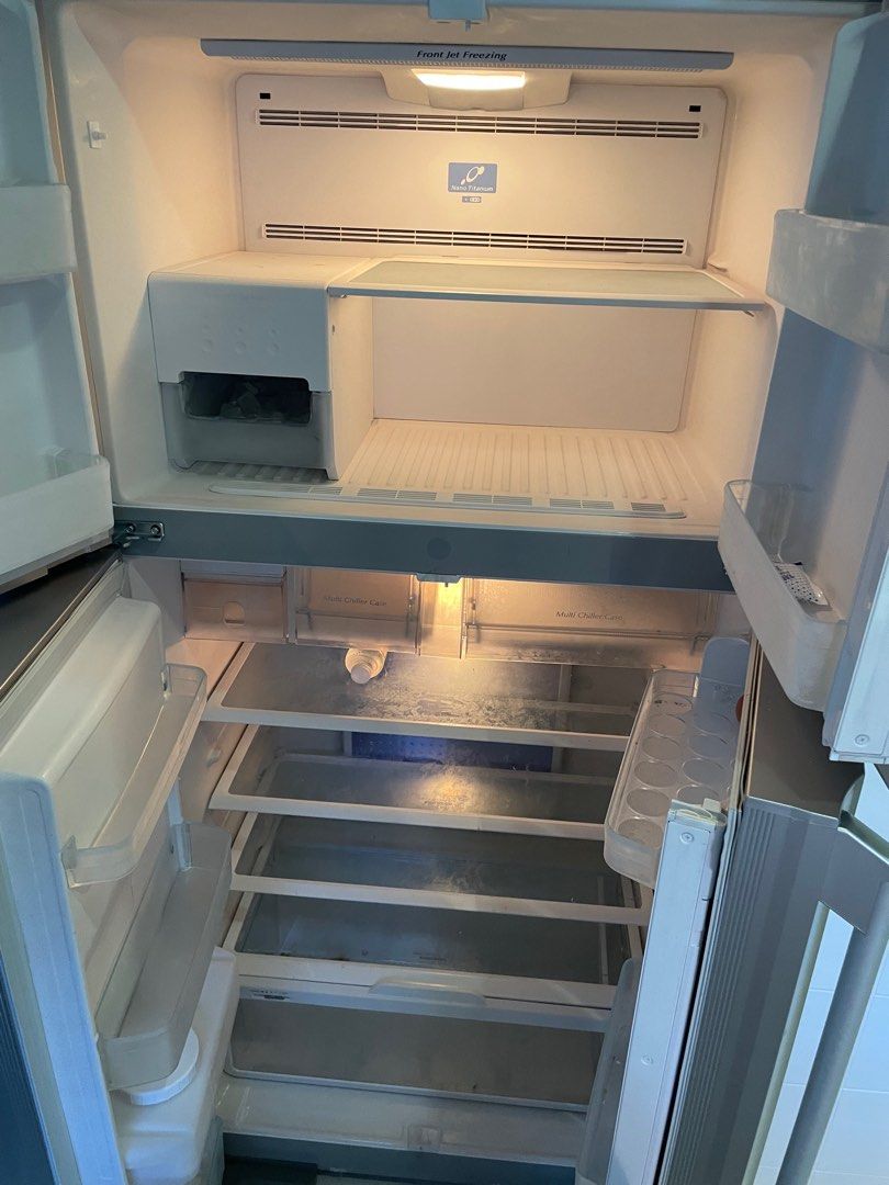 Hitachi R-W691FMSX GBK 2-door fridge with water dispenser, TV & Home ...