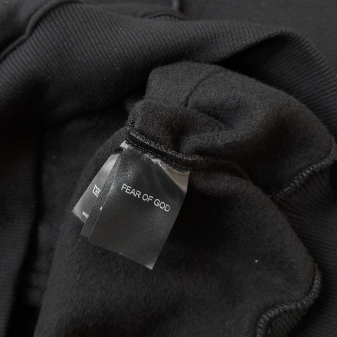 Hoodie Essentials Fear Of God FOG Hitam, Fesyen Pria, Pakaian , Baju ...