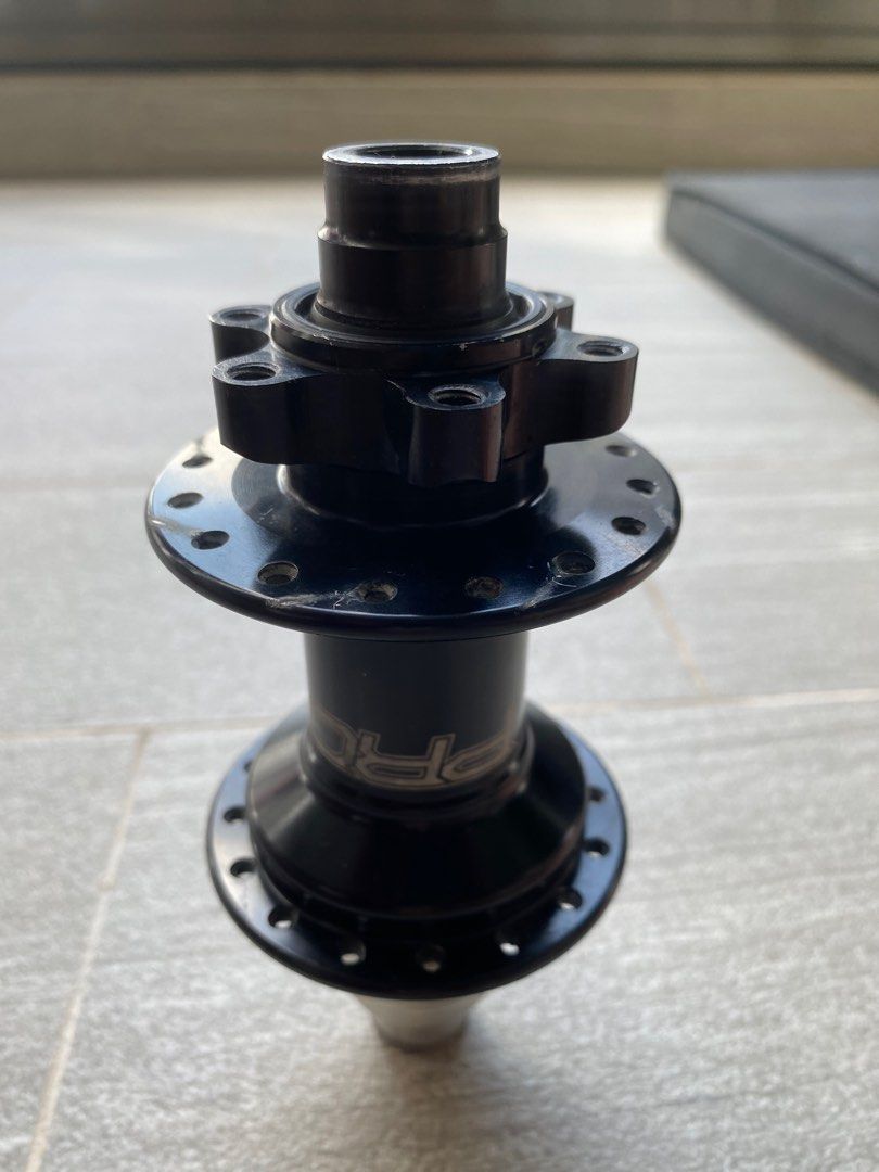 Hope pro 4 rear hub, Sports Equipment, Bicycles & Parts, Parts ...