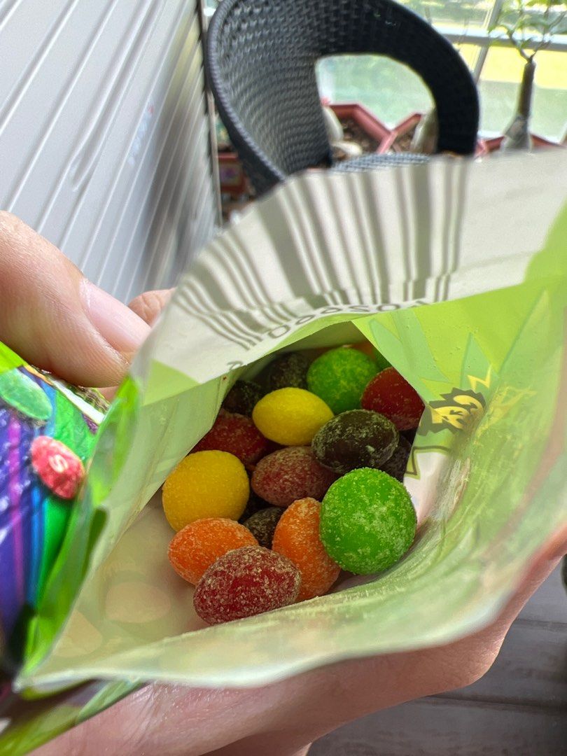 [INSTOCKS] Powdered Sour Skittles , Food & Drinks, Packaged & Instant ...