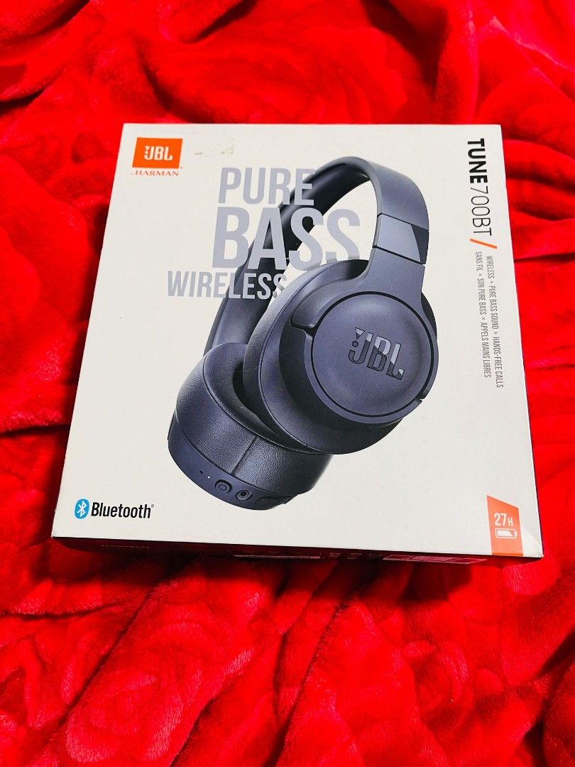 JBL 700BT headset, Audio, Headphones & Headsets on Carousell