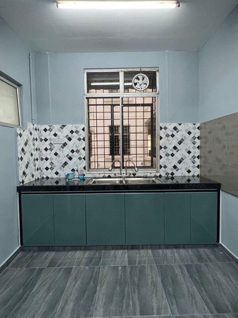 Kabinet Dapur 4G, Furniture & Home Living, Furniture, Shelves, Cabinets ...