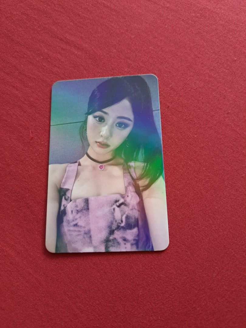 LE SSERAFIM YUNJIN holographic lomo, Hobbies & Toys, Memorabilia ...