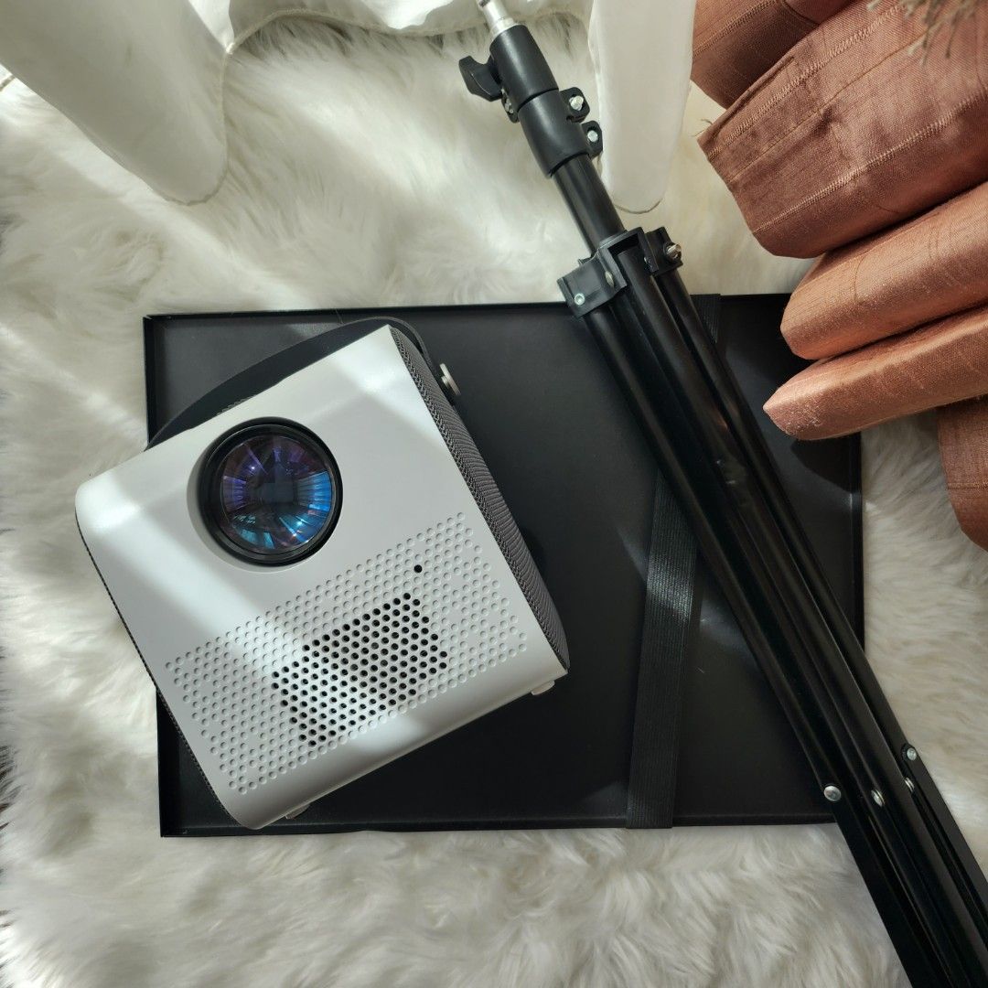 LUMOS RAY Home Cinema Short Throw Projector, TV & Home Appliances, TV ...