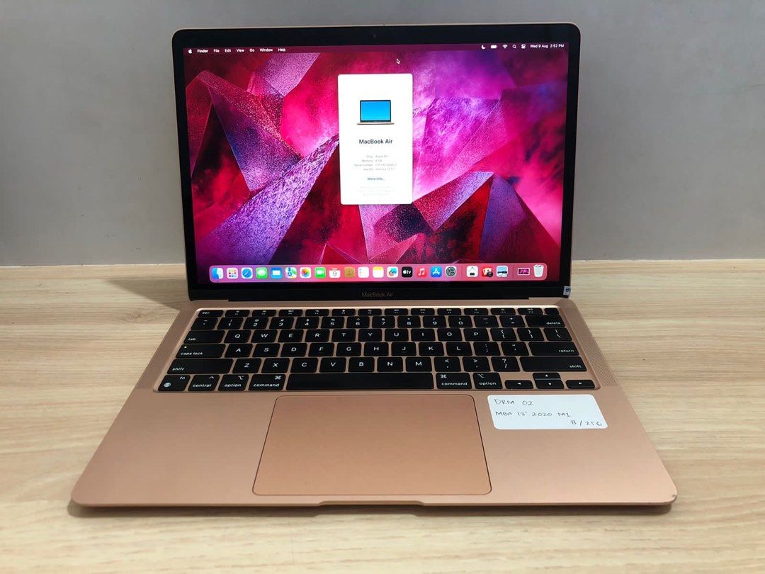 MacBook Air M1 2020 (13-inch 8/256gb), Elektronik, Komputer, Laptop di ...