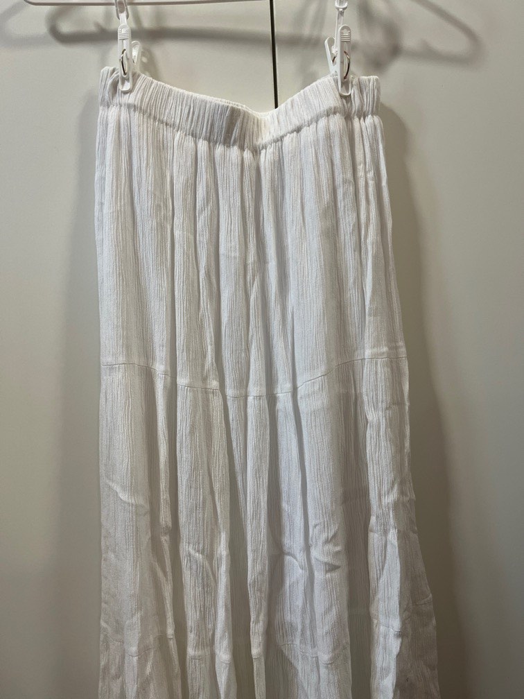 Maxi white layered skirt from Korea, Women's Fashion, Bottoms, Skirts on Carousell