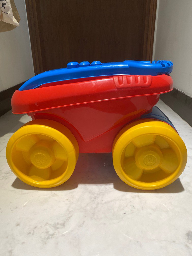 Mega blocks wagon, Babies & Kids, Infant Playtime on Carousell