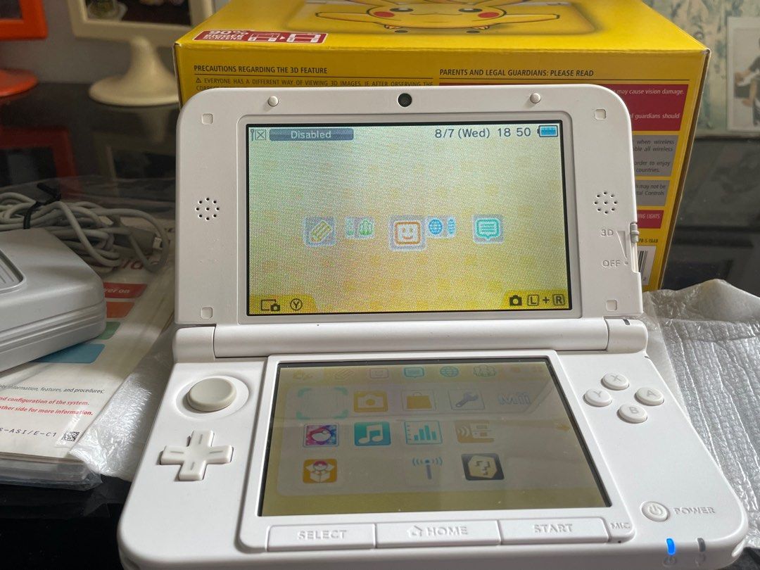 Nintendo 3DS XL Pikachu Limited Edition, Video Gaming, Video Game ...