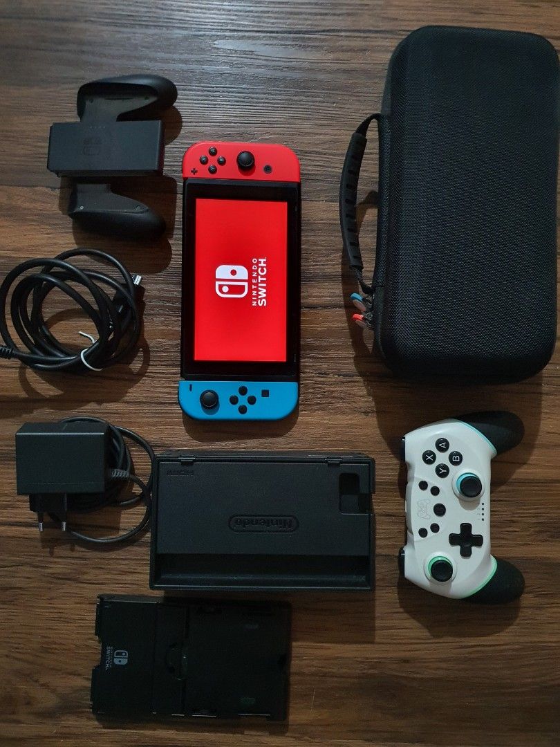 Nintendo switch V2 complete set, Video Gaming, Video Game Consoles ...