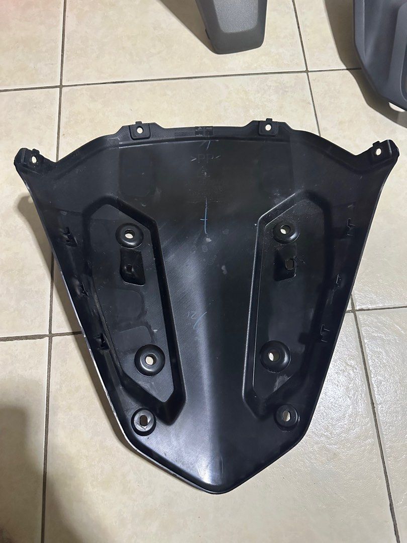 NMAX V2: Panel windshield [STOCK], Motorcycles, Motorcycle Accessories ...