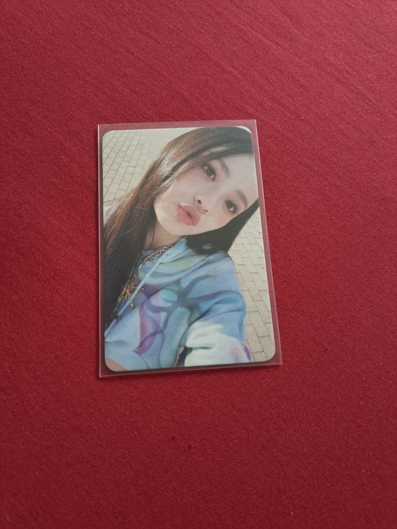 NWJNS HANNI pc, Hobbies & Toys, Memorabilia & Collectibles, K-Wave on ...