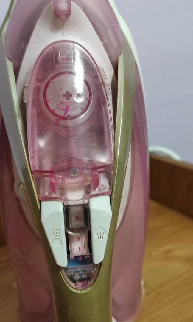 Philips GC 3360 steam iron(pink), TV & Home Appliances, Irons ...