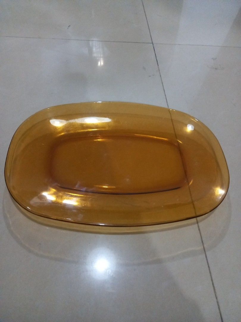 Piring besar pyrex, Kitchen & Appliances di Carousell
