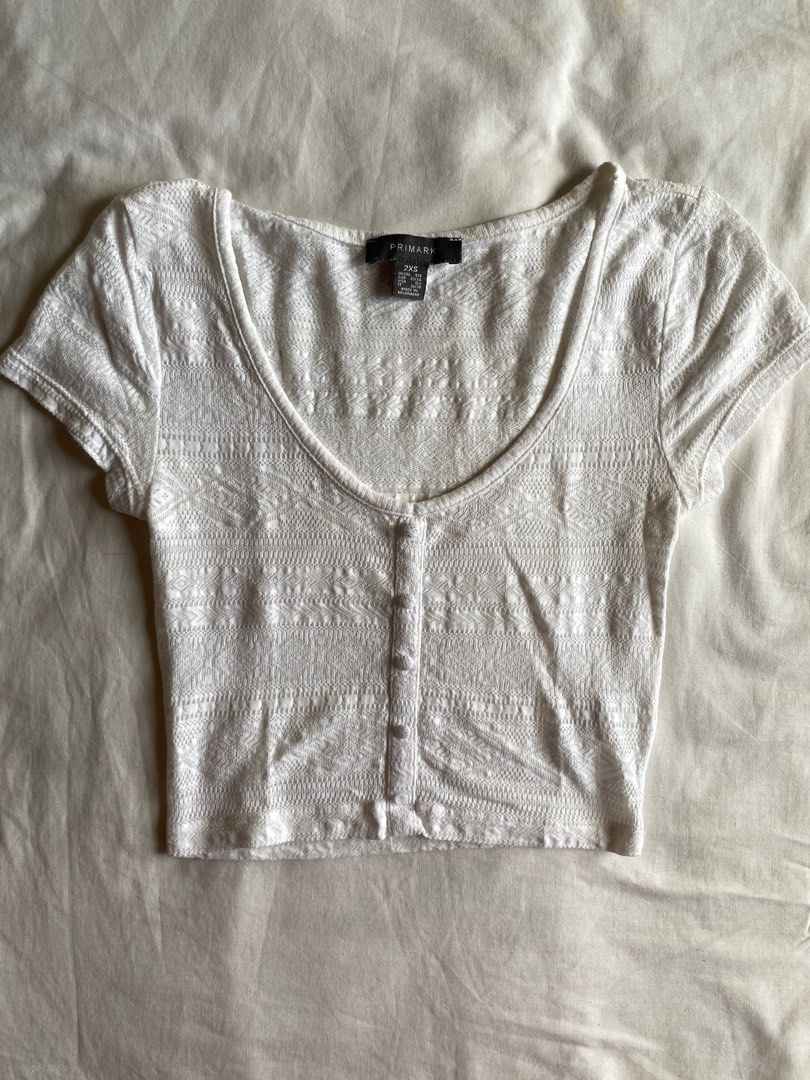 Primark Low Neck Cropped Top, Women's Fashion, Tops, Shirts on Carousell