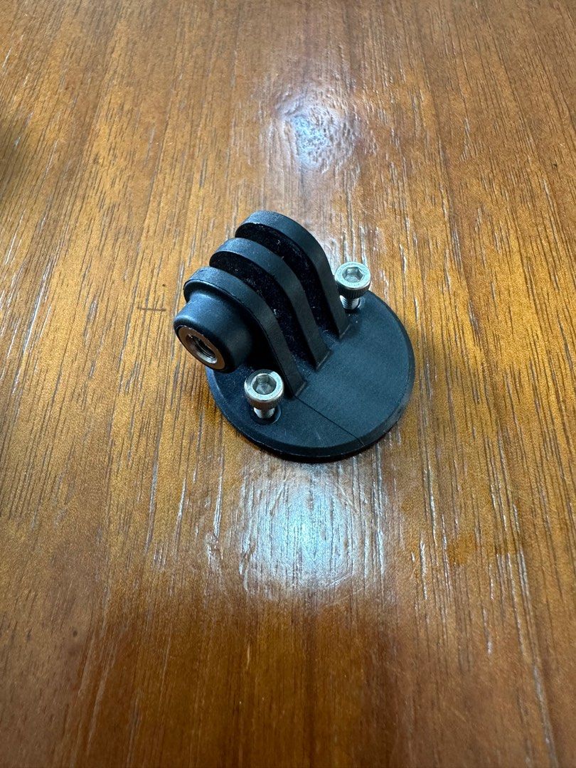 Quad Lock Out Front Mount (Camera Light Adapter), Sports Equipment ...