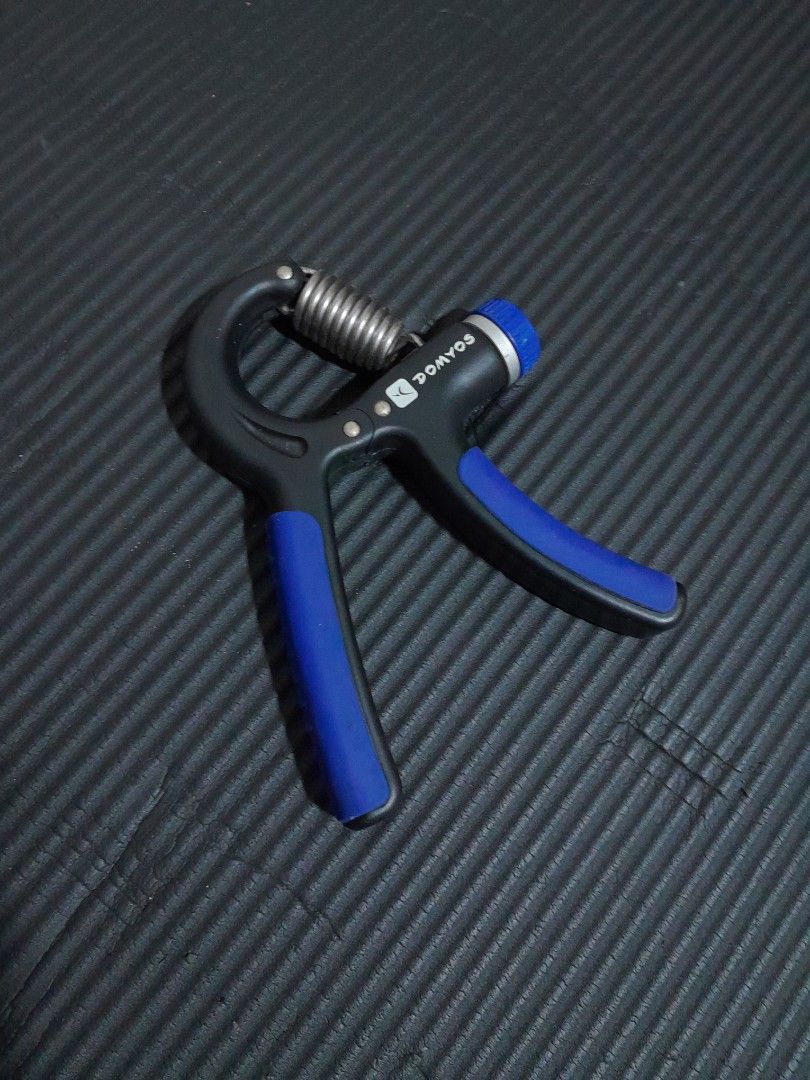 Resistance band, push up tool, forearm press and abs roller, Sports ...