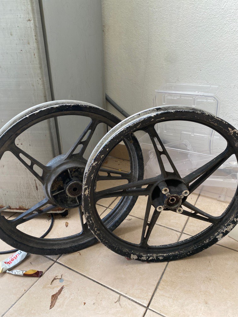 Rim lc135 original, Motorbikes on Carousell