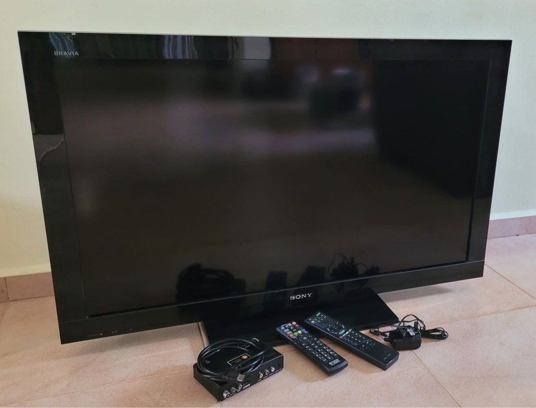 Sony 40” TV KLV-40BX400 and Digital TV Box, TV & Home Appliances, TV ...