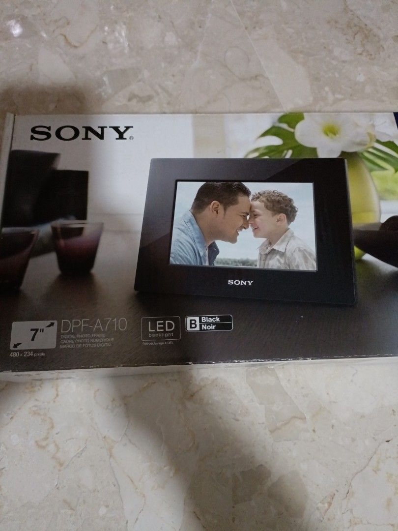Sony digital photo frame 7 inch, Furniture & Home Living, Home Decor ...
