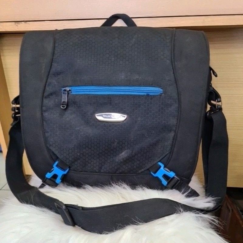 TAS TRACKER ORIGINAL, Fesyen Pria, Tas & Dompet , Tas Selempang di Carousell