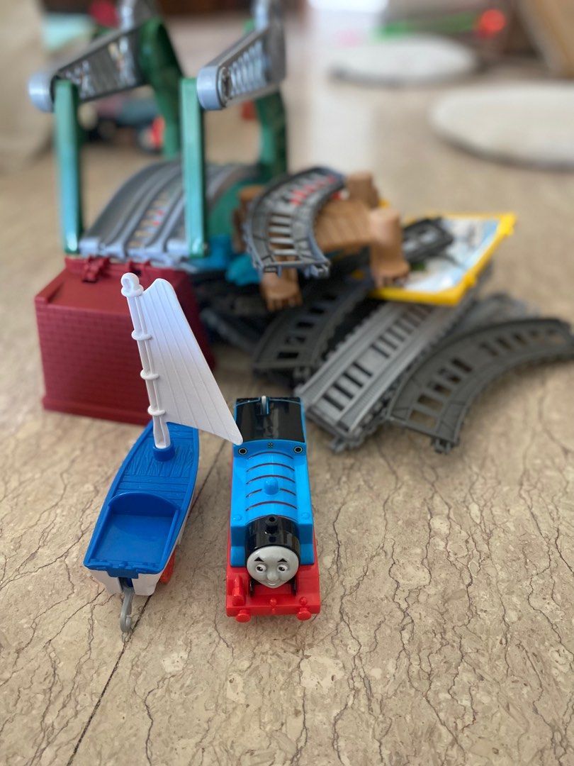 Thomas train set, Hobbies & Toys, Toys & Games on Carousell