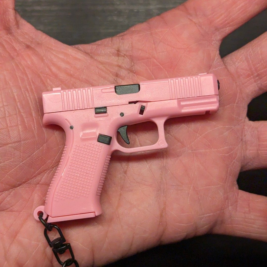Toy Gun Keychain | Glock | 1:4 Scale, Hobbies & Toys, Memorabilia ...