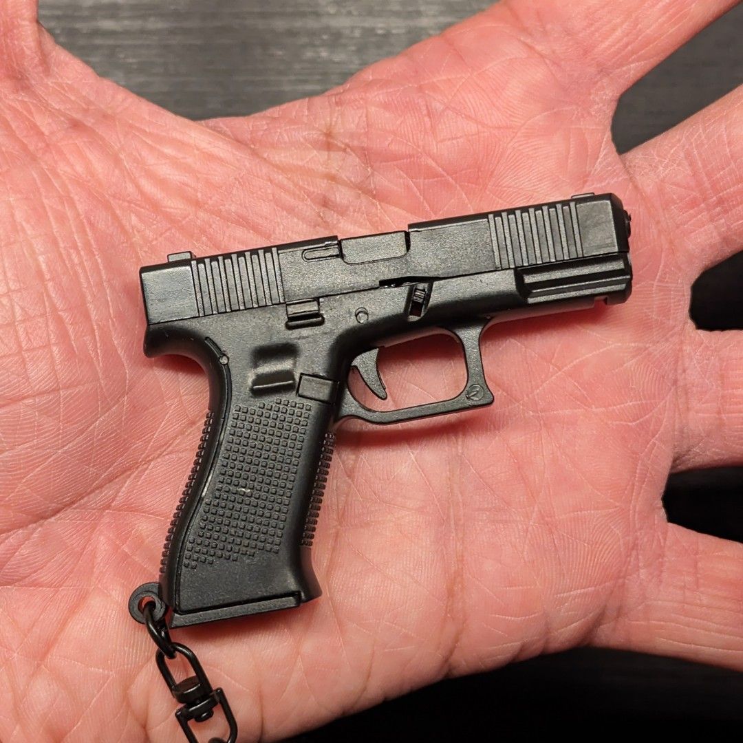 Toy Gun Keychain | Glock | 1:4 Scale, Hobbies & Toys, Memorabilia ...