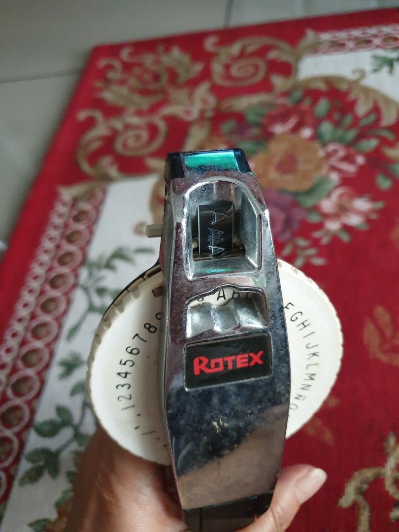 Vantage label, Looking For on Carousell