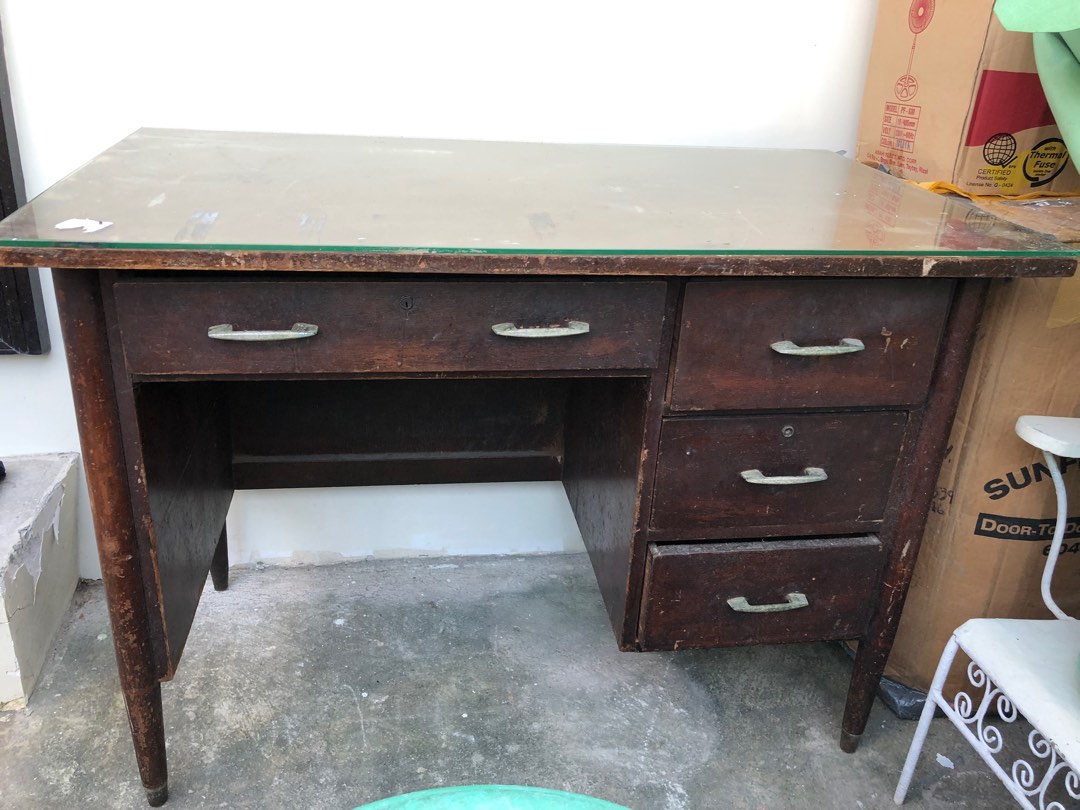 Vintage study table on Carousell