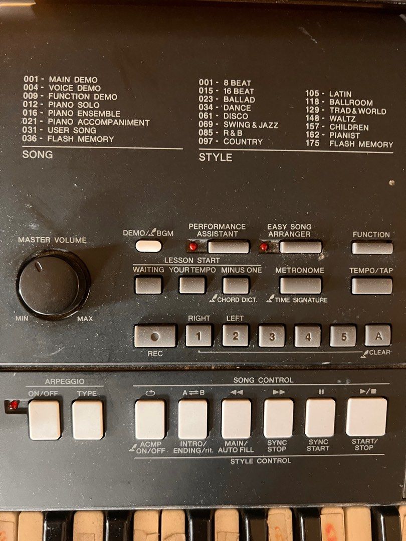 Yamaha Keyboard E423 with Stand, Hobbies & Toys, Music & Media, Musical Instruments on Carousell