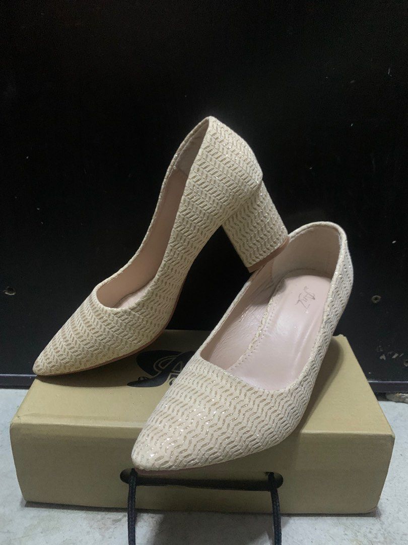 2 inch Sandals/Heels, Women's Fashion, Footwear, Sandals on Carousell