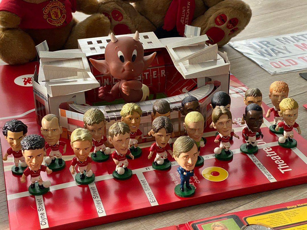 ⚽️ Manchester United collectibles, Hobbies & Toys, Memorabilia ...